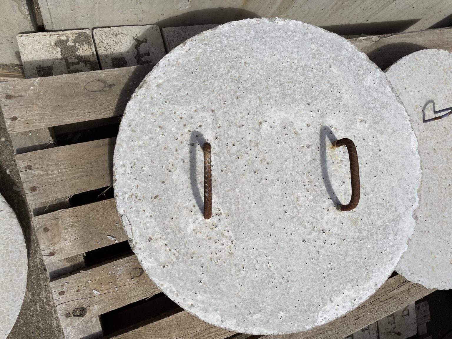 Concrete Lid 20" dia. | Miller Precast Ltd.