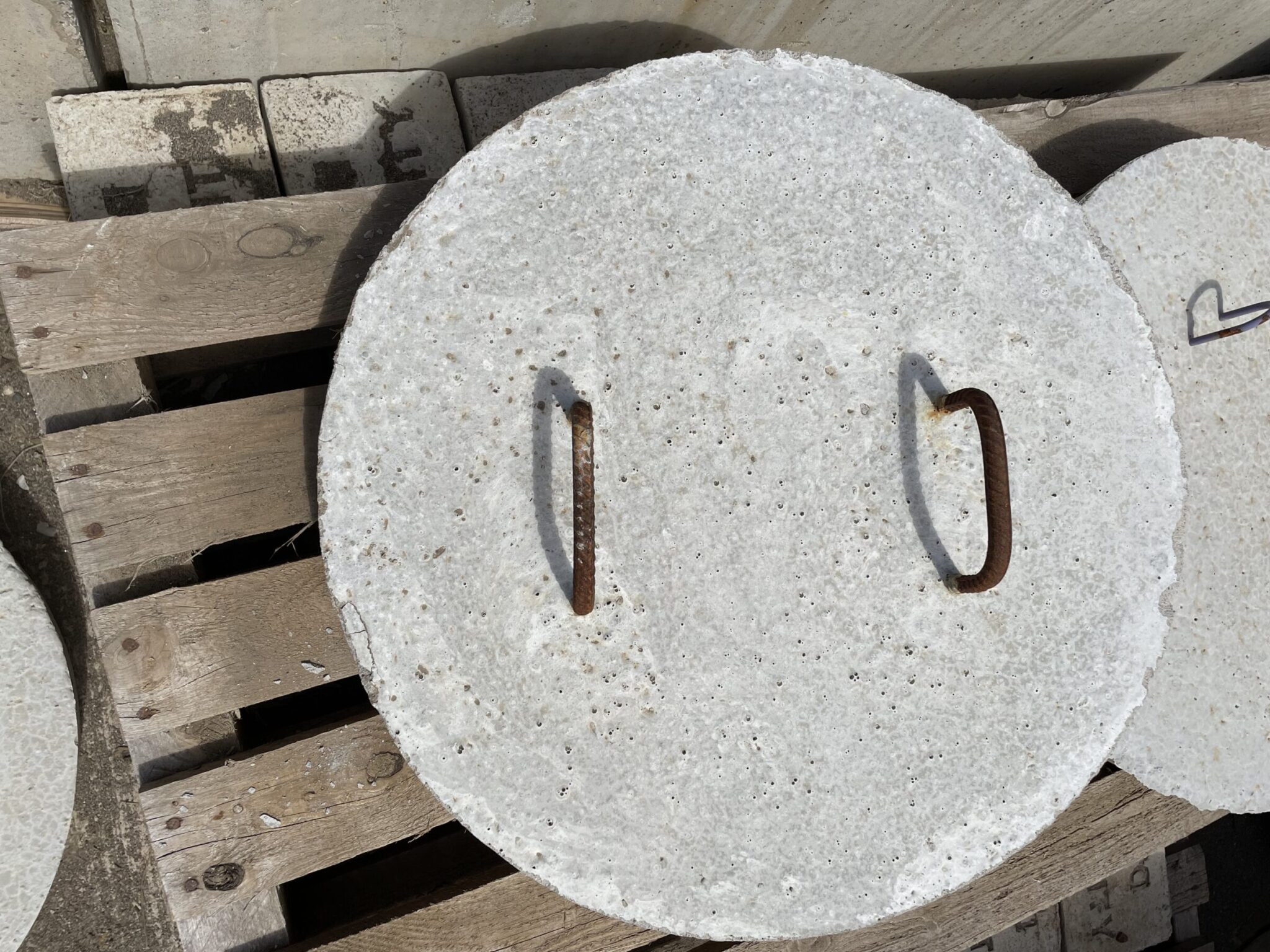 Concrete Lid 20" dia. | Miller Precast Ltd.